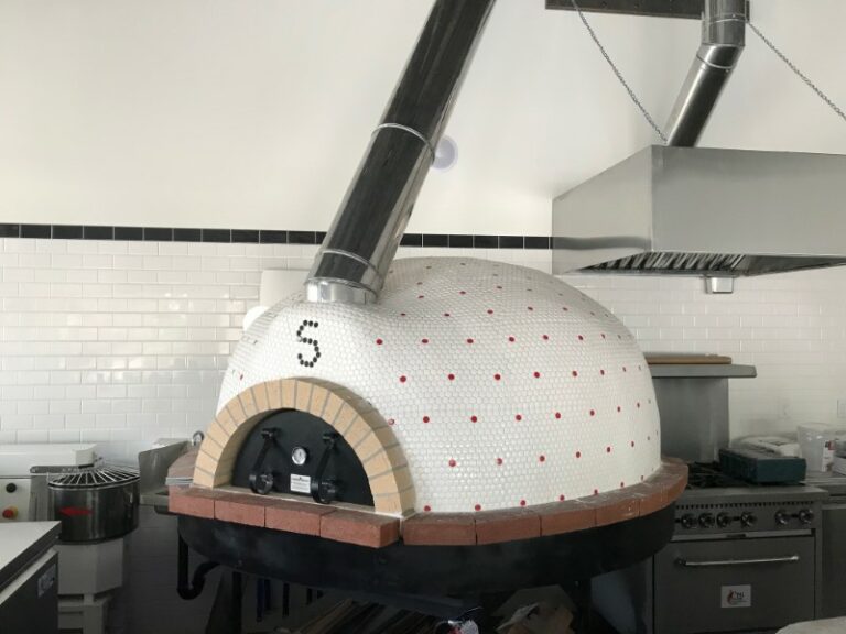 La Cucina Di Sophia's Open Kitchen Features a Modena Commercial Pizza ...