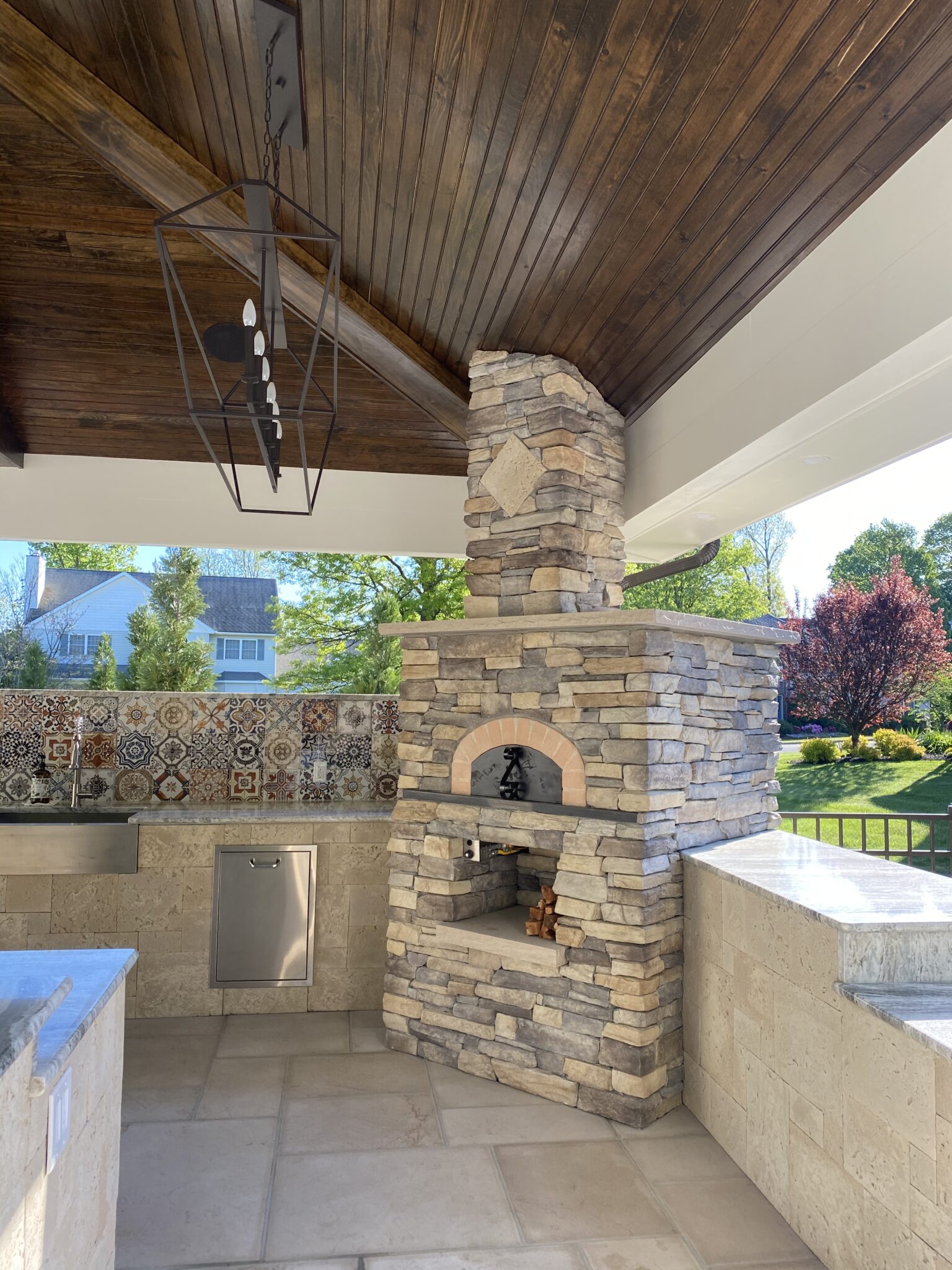 5 Custom Outdoor Kitchen Designs with Pizza Ovens - Forno Bravo ...
